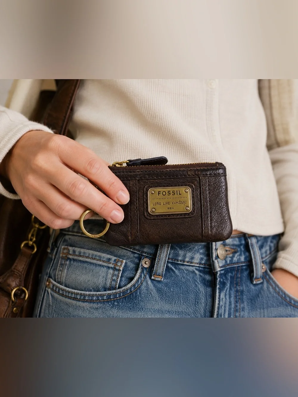 Fossil | Bags | Fossil Long Live Vintage Leather Zip Coin Pouch ...
